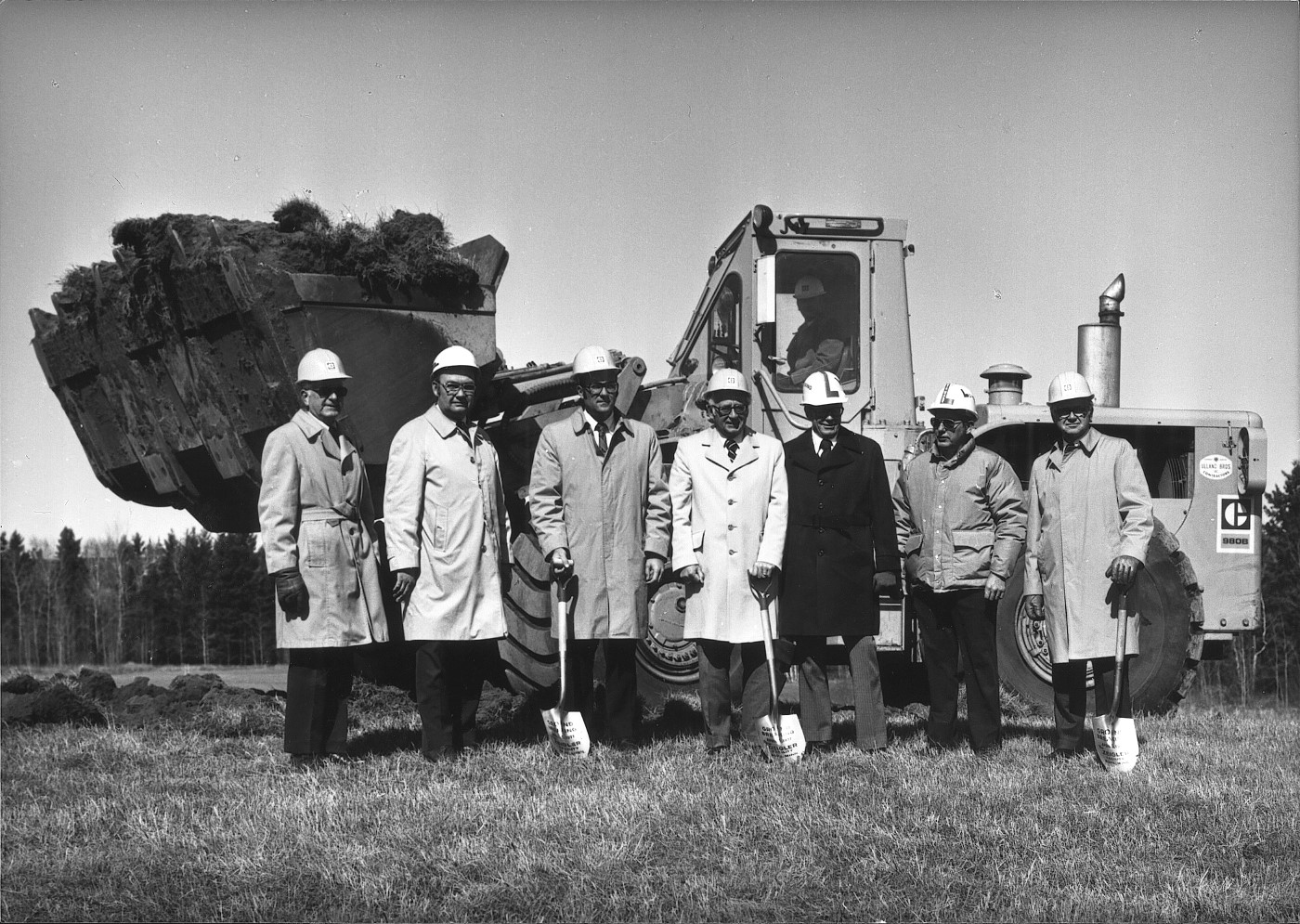 Navigating the Recession and Recovery (1975–1984) – Ziegler CAT